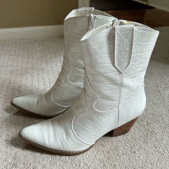 Coconuts by Matisse | Shoes | Coconuts By Matisse Bambi White Cowboy ...